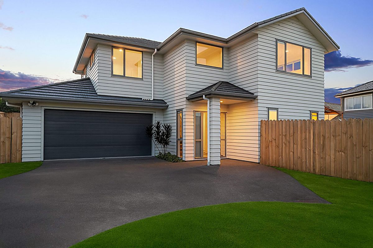 72 Harris Drive, Millwater | Esther He Real Estate